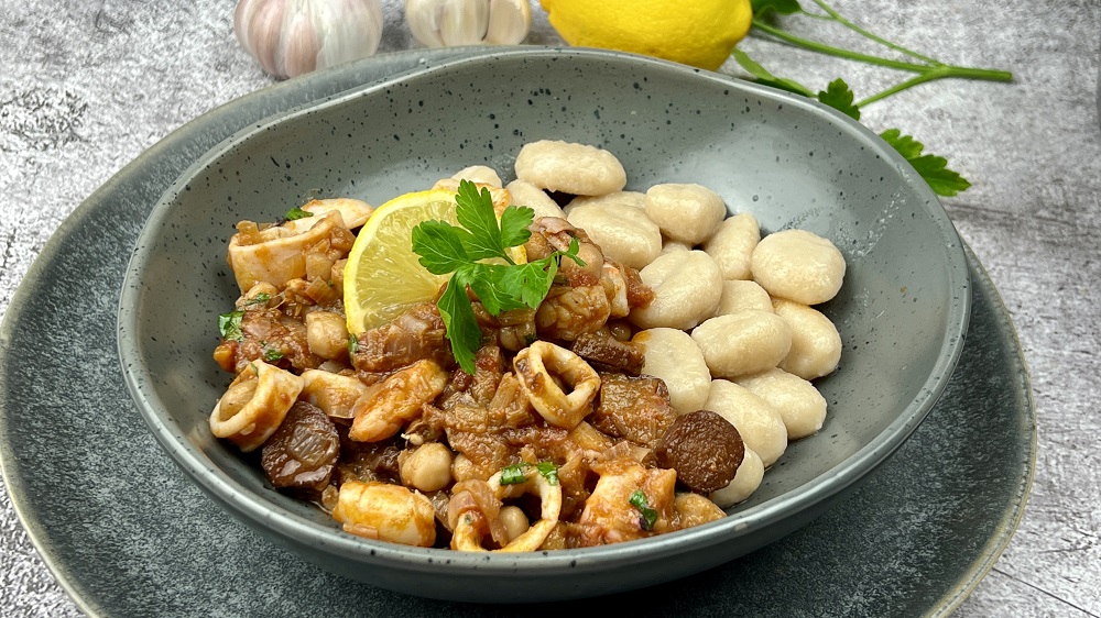 Mediteranski gulaš od lignji, gambora i leblebije - Vitki Gurman