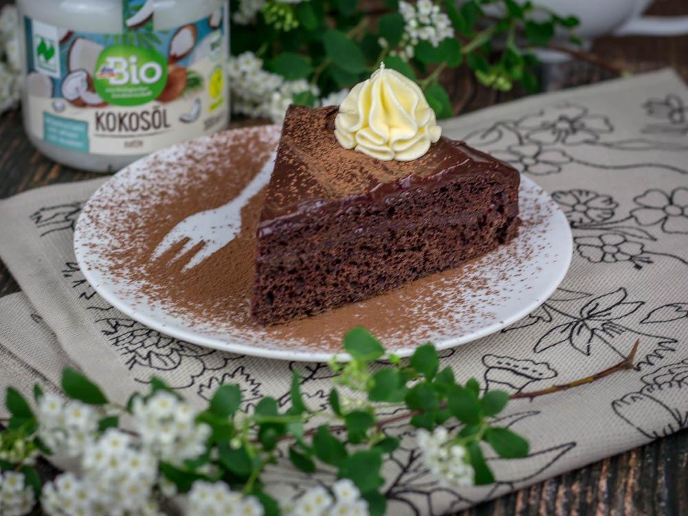 Posna Zaher torta s namazom od maline - Vitki Gurman