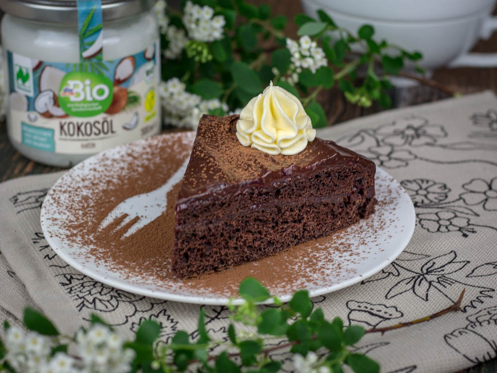 Posna Zaher torta s namazom od maline - Vitki Gurman